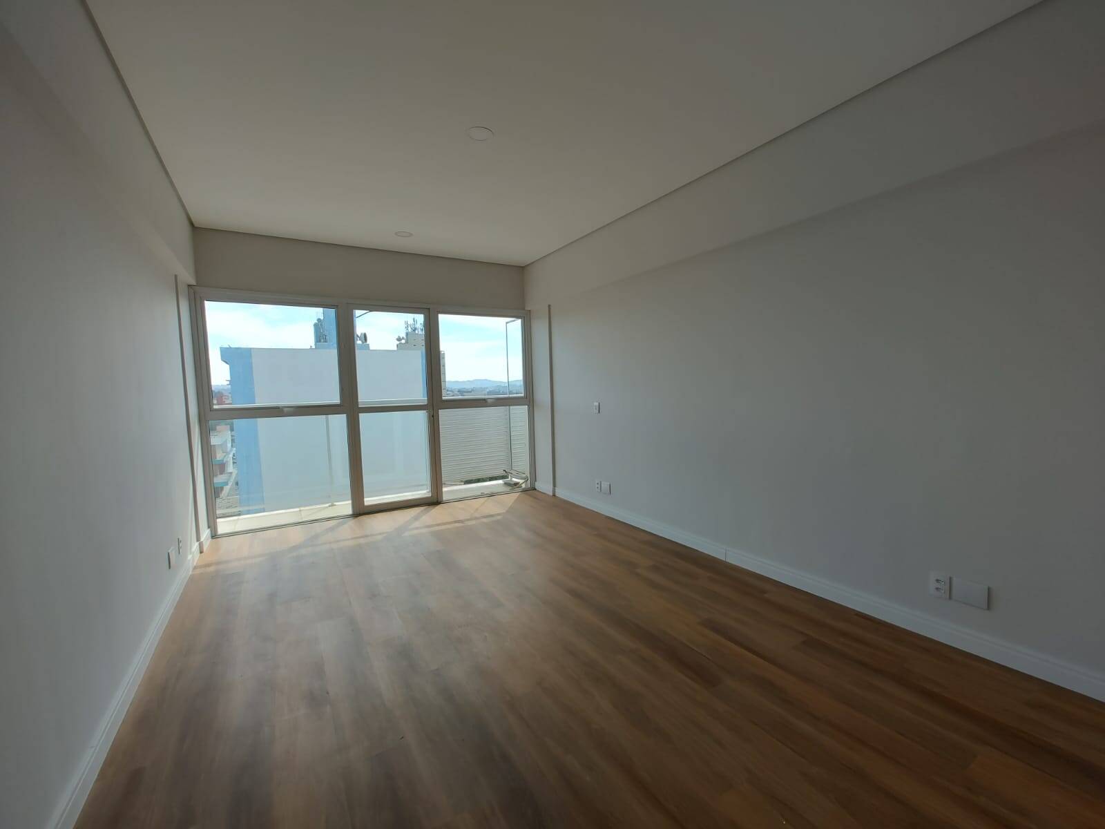 Centro - Fórum 200: Sala Comercial em Excelente Localização - 1290